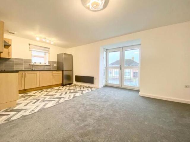2 bedroom flat for rent in Highridge, Court, BS13