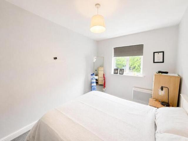2 bedroom flat for rent in Hilton Court, Bramhope, Leeds, West Yorkshire, LS16