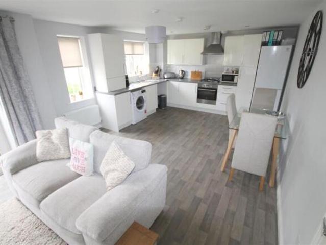 2 bedroom flat for rent in Honeysuckle Road, Emersons Green, Bristol, BS16