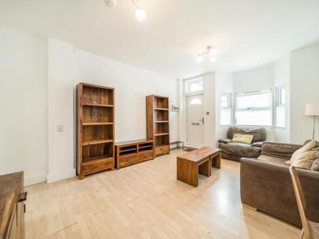 2 bedroom flat for rent in, Honor Oak Park, SE23