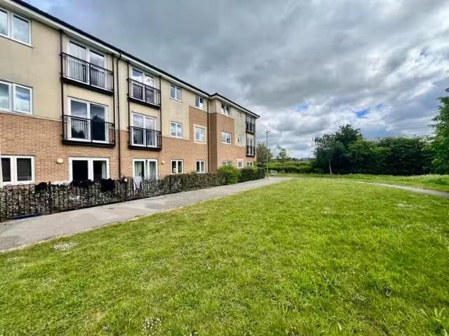 2 bedroom flat for rent in Hobart Close, Chelmsford, CM1