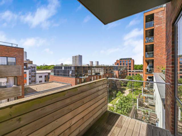 2 bedroom flat for rent in Hoey Court, Bow, E3