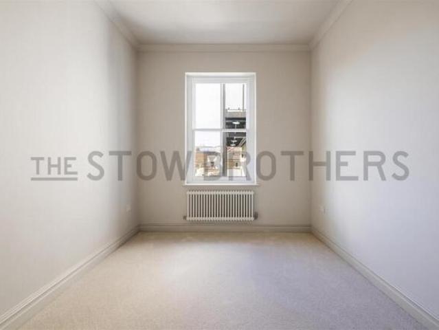 2 bedroom flat for rent in Hoe Street, Walthamstow, E17