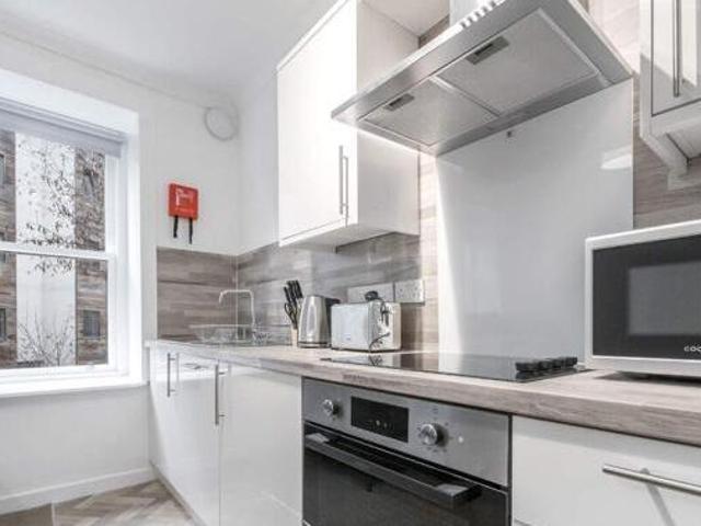 2 Bedroom Flat For Rent In Holyrood, Edinburgh