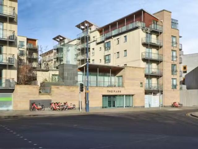2 bedroom flat for rent in Holyrood Road, Edinburgh, EH8
