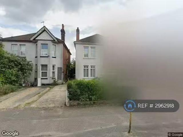 2 bedroom flat for rent in Holdenhurst Road Orp, Bournemouth.