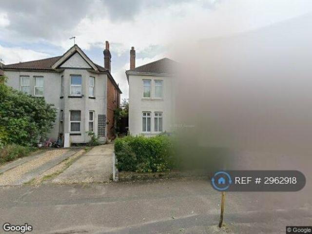 2 bedroom flat for rent in Holdenhurst Road Orp, Bournemouth, BH8