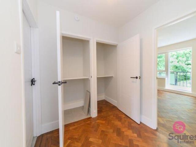 2 bedroom flat for rent in Holders Hill Road, London, NW4