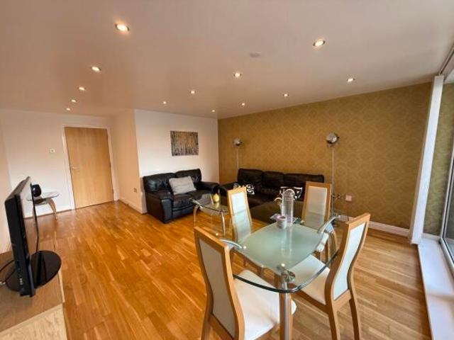 2 bedroom flat for rent in Holland Gardens, Brentford, Hounslow, TW8