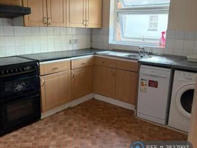 2 bedroom flat for rent in Holly Court, Sutton, SM2