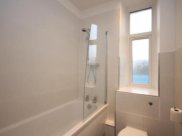 2 bedroom flat for rent in Holmhead Place, Cathcart, G44
