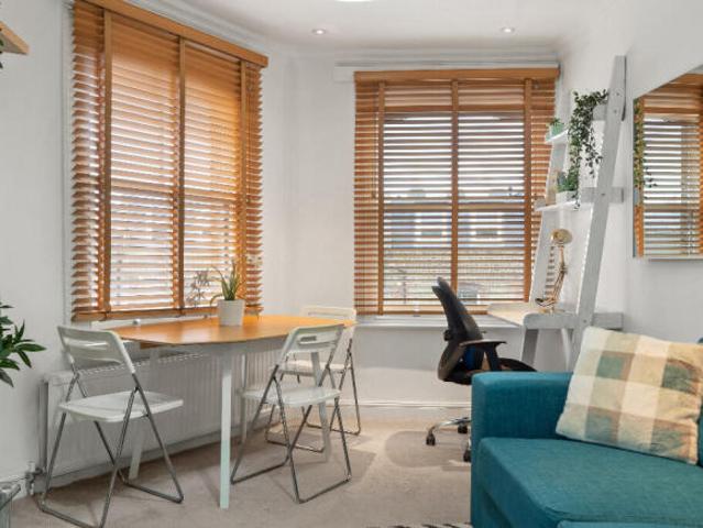 2 bedroom flat for rent in Hornsey Road, London, N19