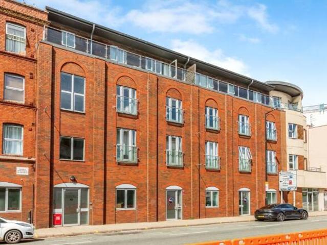 2 bedroom flat for rent in Hotwell Road, Bristol, BS8