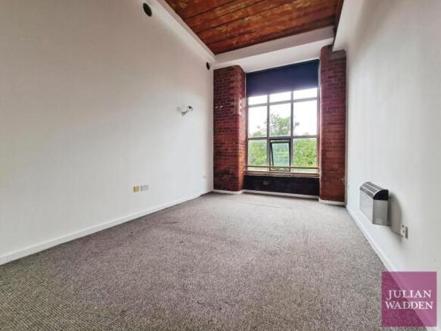 2 bedroom flat for rent in Houldsworth Street, Reddish, Stockport, SK5