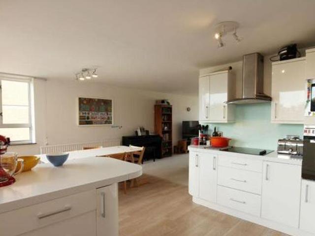 2 Bedroom Flat For Rent In Hove, East Sussex