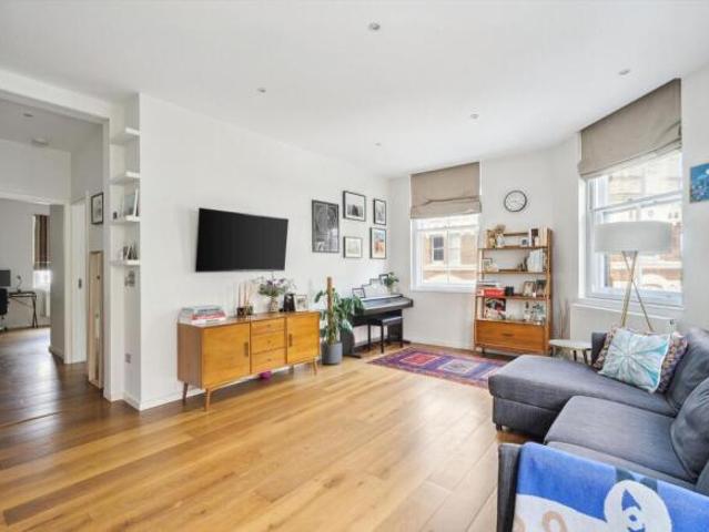 2 bedroom flat for rent in Howard Court, Coleherne Road, London SW10