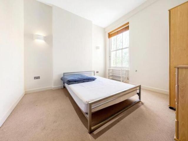 2 bedroom flat for rent in Howletts Road, SE24