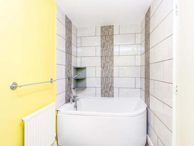 2 bedroom flat for rent in Huntley Crescent, MK9