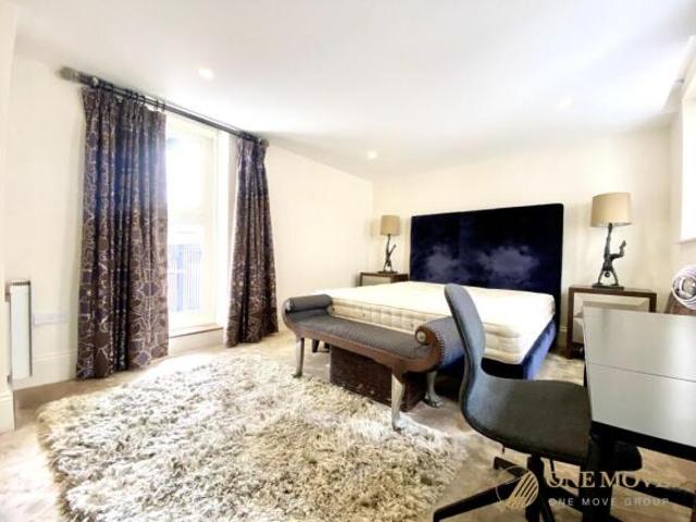 2 bedroom flat for rent in Huntley Street, London, WC1E