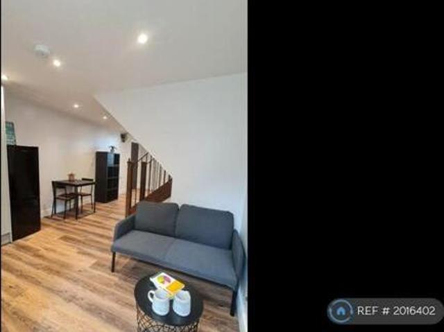 2 Bedroom Flat For Rent In Huddersfield