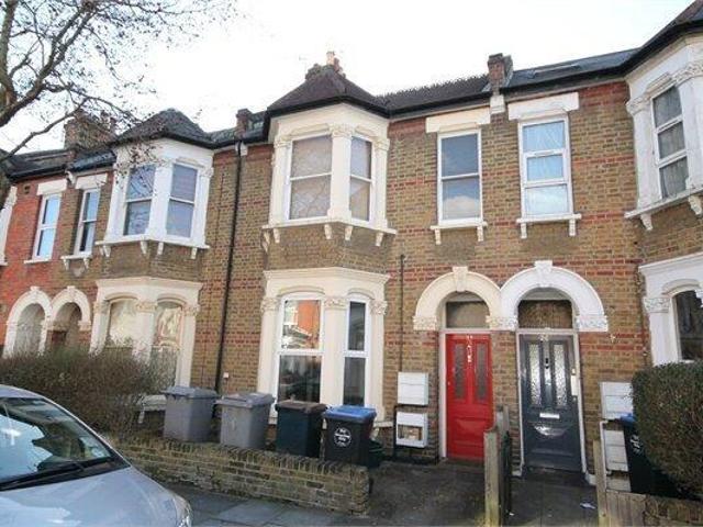 2 bedroom flat for rent in Huddlestone Road, Willesden, NW2