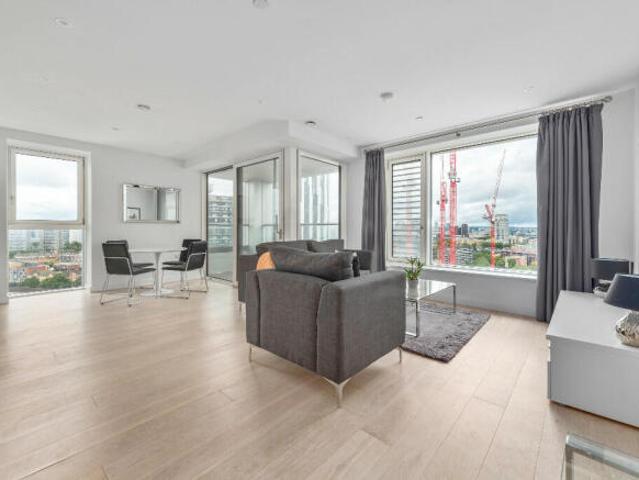 2 bedroom flat for rent in Hurlock Heights, London, SE17