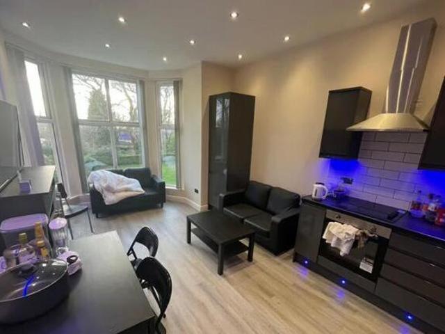 2 Bedroom Flat For Rent In Hyde Park