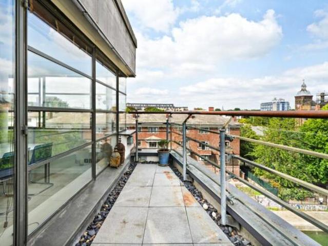 2 bedroom flat for rent in Ice Wharf, 17 New Wharf Road, N1