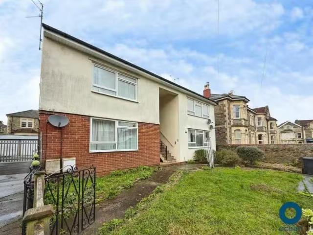 2 bedroom flat for rent in Iddesleigh Road Redland, BS6