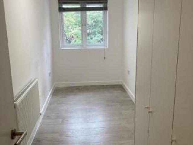 2 bedroom flat for rent in Ilderton Road, London, SE15