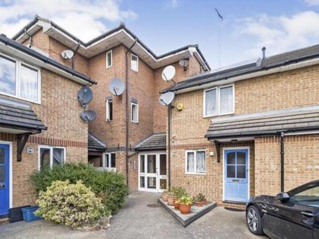 2 Bedroom Flat For Rent In Ilford