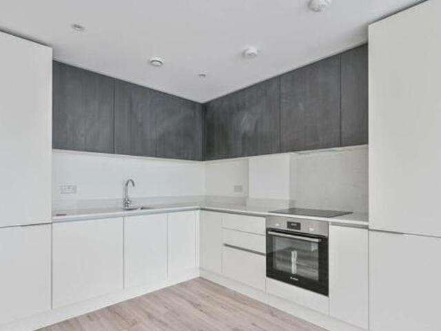 2 Bedroom Flat For Rent In Ilford