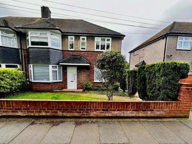2 Bedroom Flat For Rent In Ilford