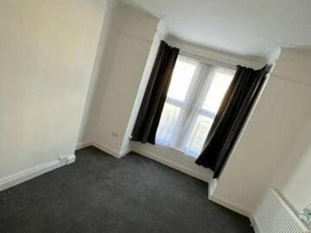 2 Bedroom Flat For Rent In Ilford
