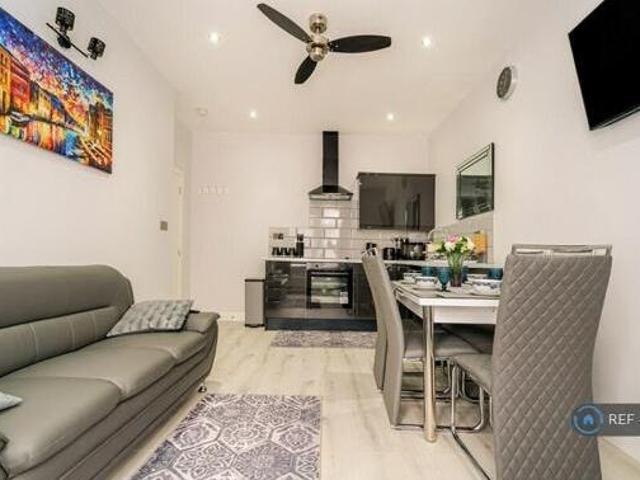 2 Bedroom Flat For Rent In Ilford