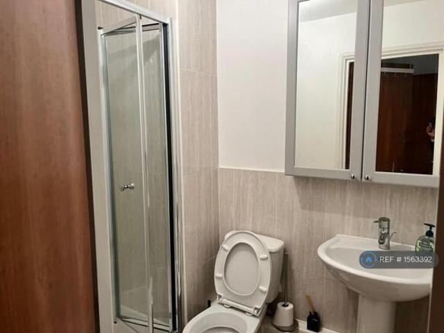 2 bedroom flat for rent in Iliffe Close, Reading, RG1