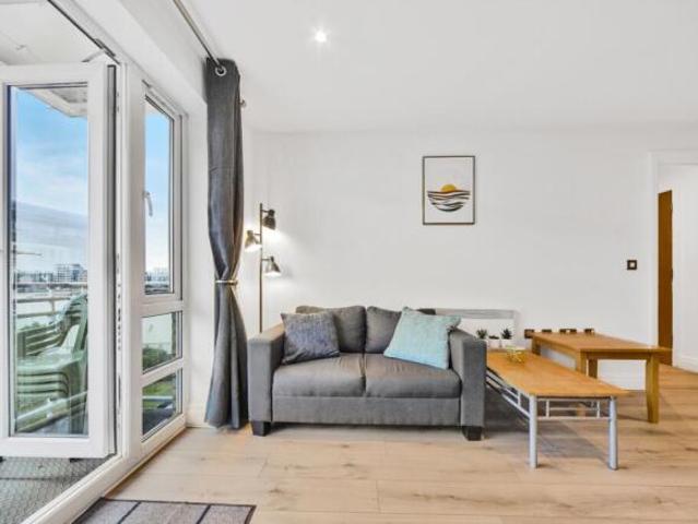 2 bedroom flat for rent in Isle Of Dogs, London, E14