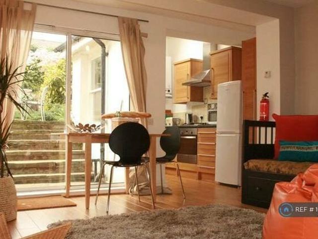 2 bedroom flat for rent in Islington London N19
