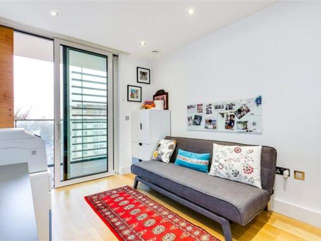 2 bedroom flat for rent in Ireton House, 3 Stamford Square, SW15