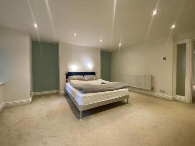 2 bedroom flat for rent in Ivanhoe Road, L17
