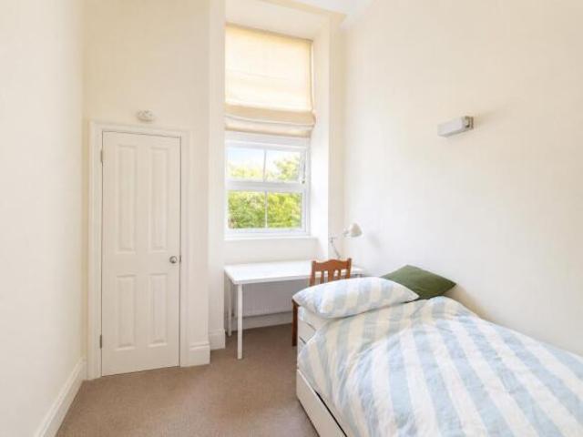 2 bedroom flat for rent in James Weld Close, SOUTHAMPTON, SO15