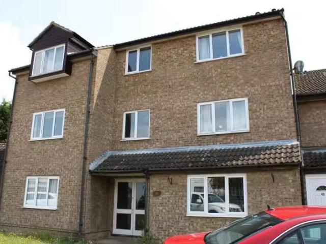 2 bedroom flat for rent in Jasmine Close, Trimley St Martin, I.