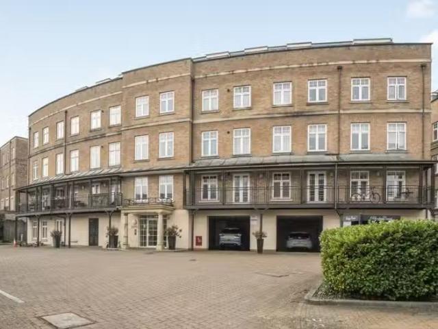 2 bedroom flat for rent in Jefferson Place, Bromley, Kent, BR2