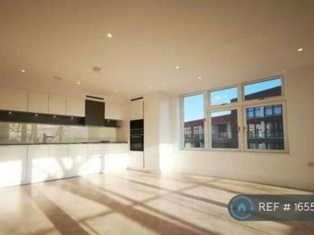 2 bedroom flat for rent in Jewel House London N7