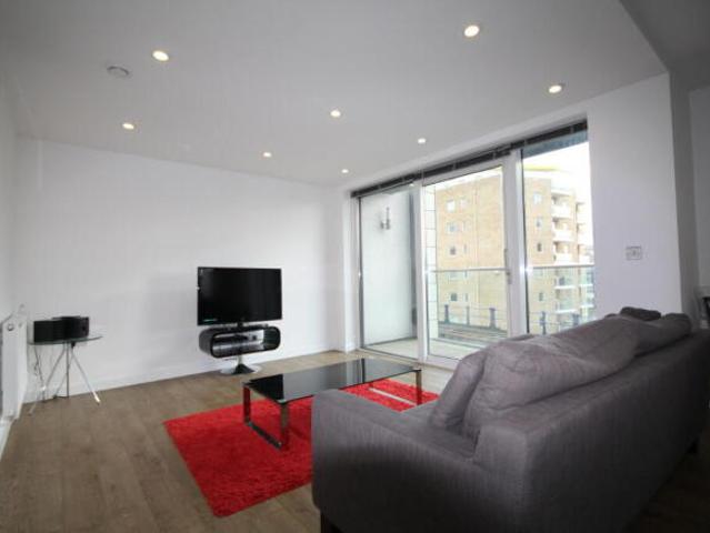 2 bedroom flat for rent in John Nash Mews, London, E14