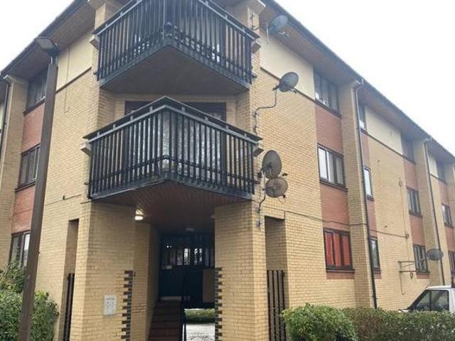 2 bedroom flat for rent in Johnston Place Oldbrook MK6