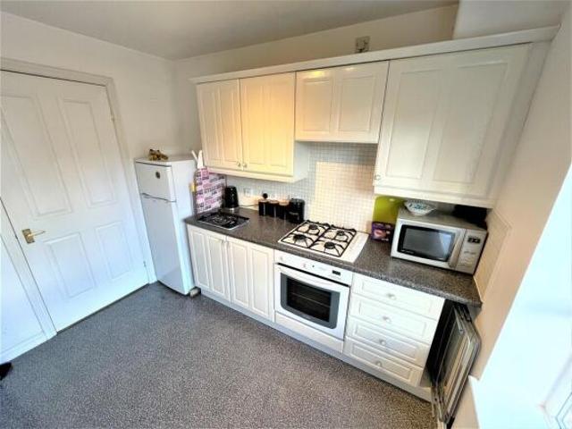 2 bedroom flat for rent in Jordan Road, Stanningley, LS28