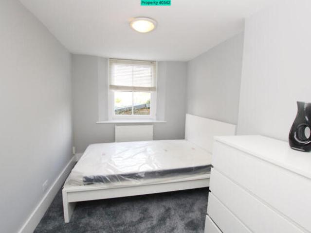 2 bedroom flat for rent in Josephine Avenue, London, SW2 2LA, SW2