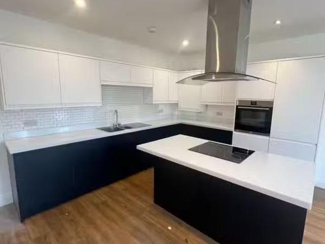 2 bedroom flat for rent in Jp Morgan/nhs 2 Bed 2 Bath Apartm.