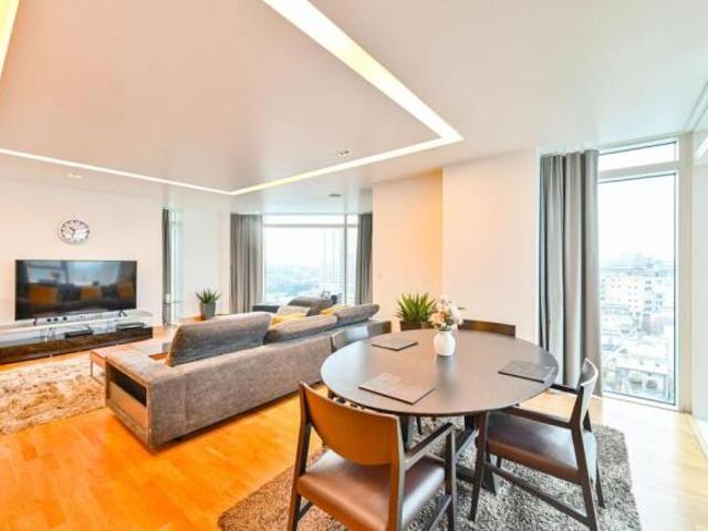 2 bedroom flat for rent in Juniper Drive, Wandsworth, London, SW18